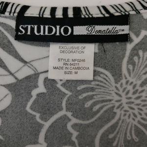 Studio Donatella | Tops | Studio Donatella Womens Blouse Vneck Floral ...